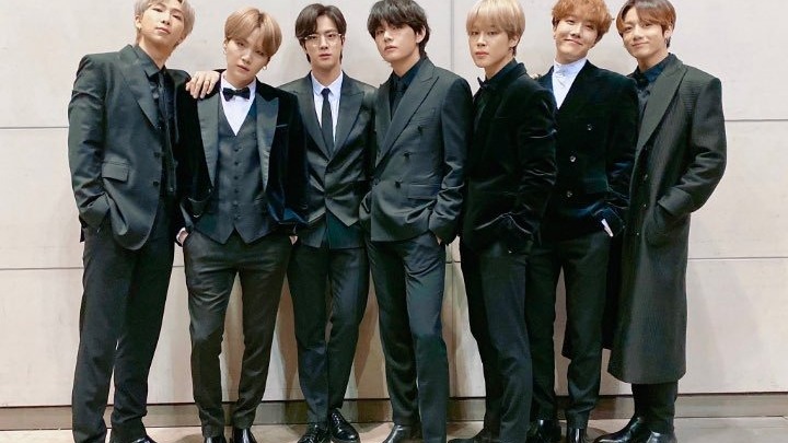 Δημοπρατούνται αντικείμενα των BTS - Real.gr