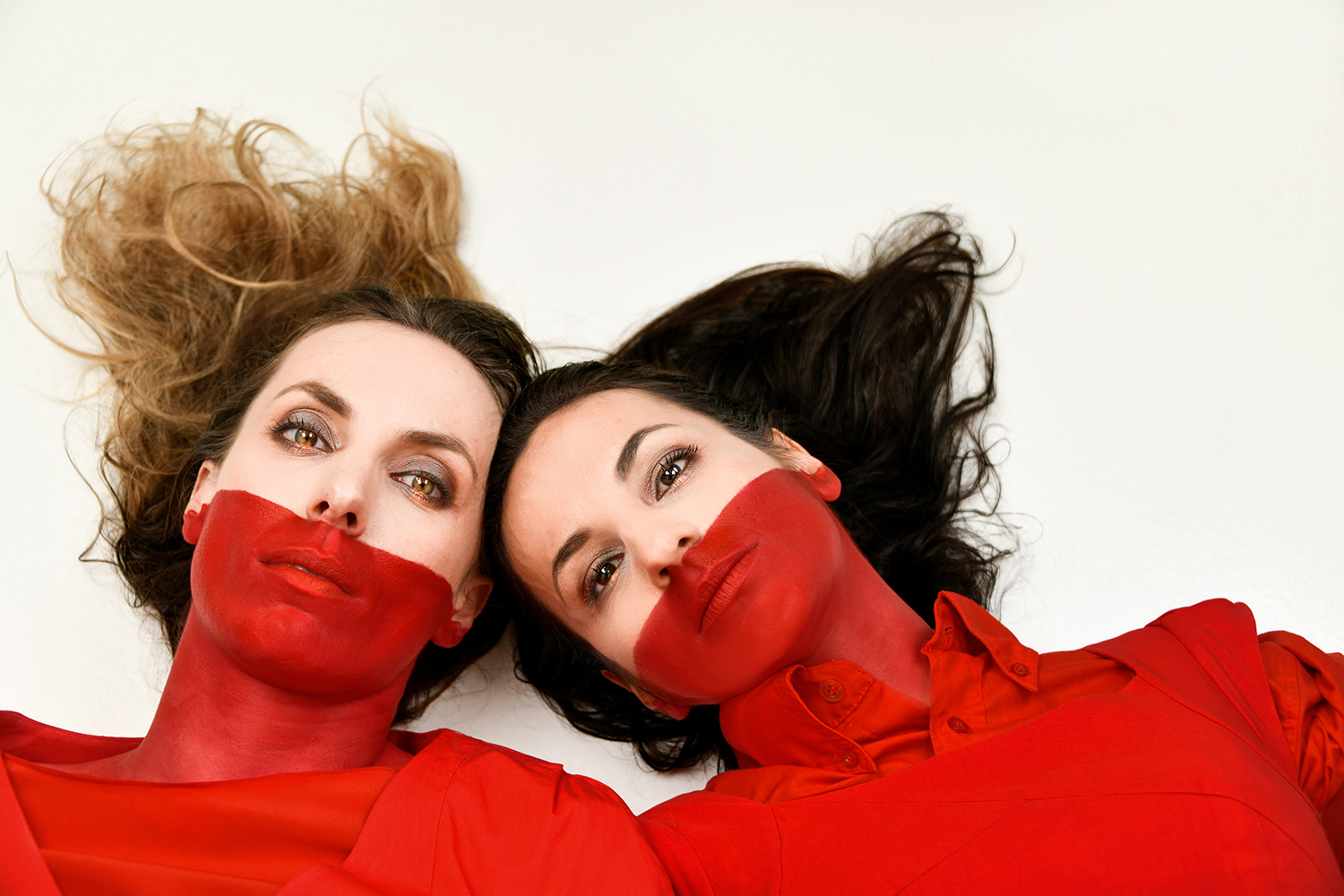 “Χορευτική πανούκλα” στο Σύγχρονο Θέατρο - Real.gr