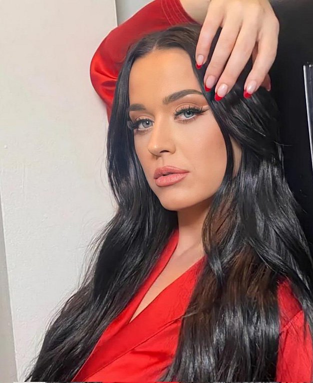 Katy Perry: Μοιράστηκε μια γλυκιά φωτογραφία με αφορμή τα 38α γενέθλιά της