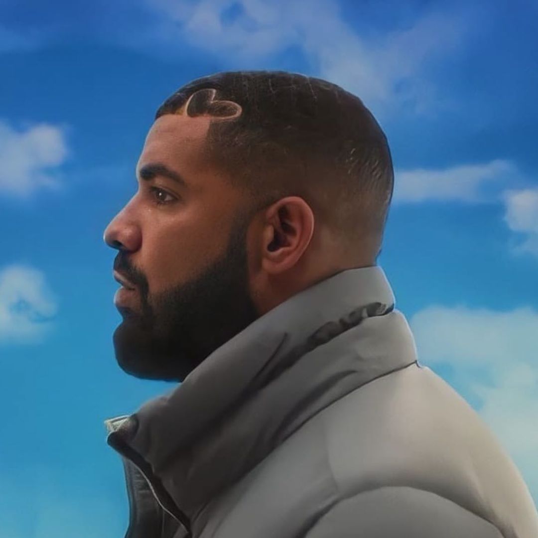 Drake: Έφτιαξε διαμαντένιο κολιέ από 42 δαχτυλίδια αρραβώνα για όλες ...